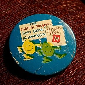 Vintage | Accessories | Vtg 7up Pin | Poshmark